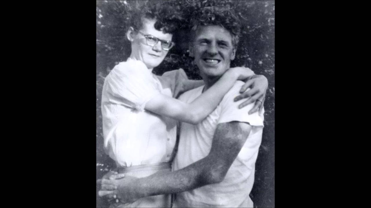 The Willard Family "Photograph" - YouTube