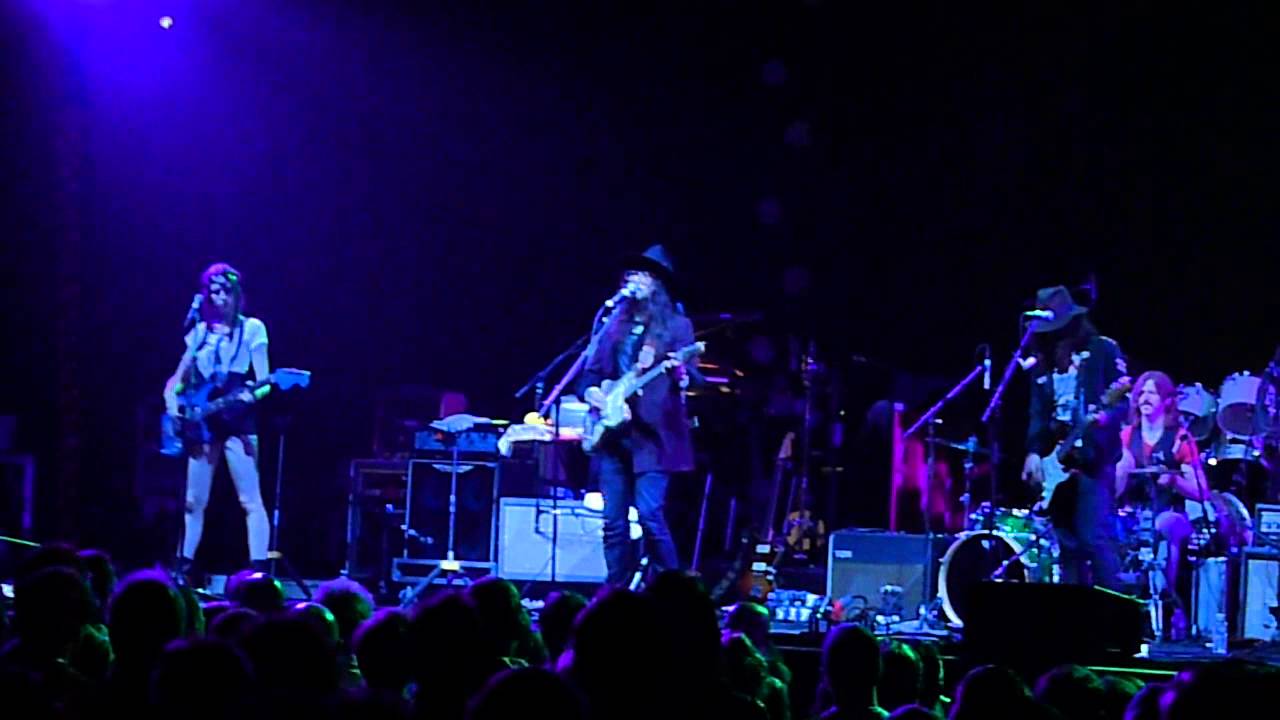 The GOASTT Sean Lennon & Charlotte Kemp Muehl) "Midnight Sun" live @ Le ...