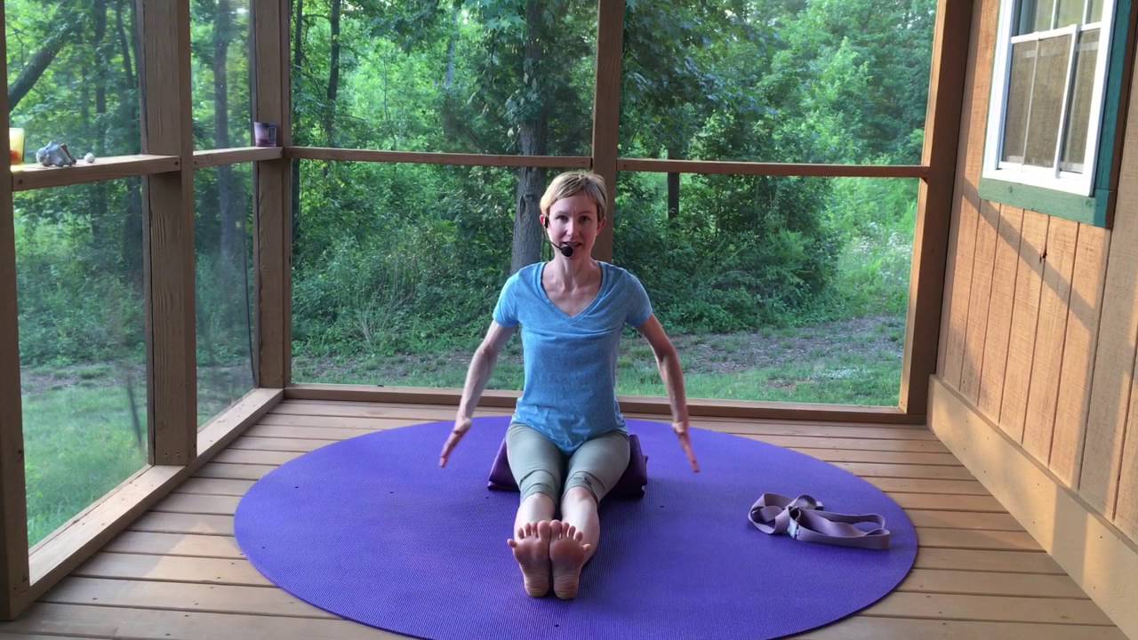 Beginner Yoga Dandasana Seated Staff pose - YouTube