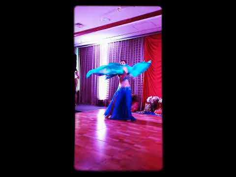 Anna Karolyna com apenas 12 anos dançando Mercado Persa 2016