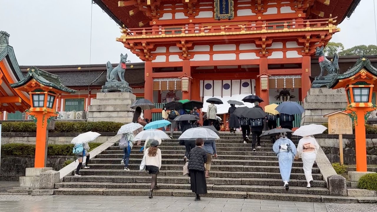 JAPAN WALK - Kyoto rainy Inari Shrine - YouTube