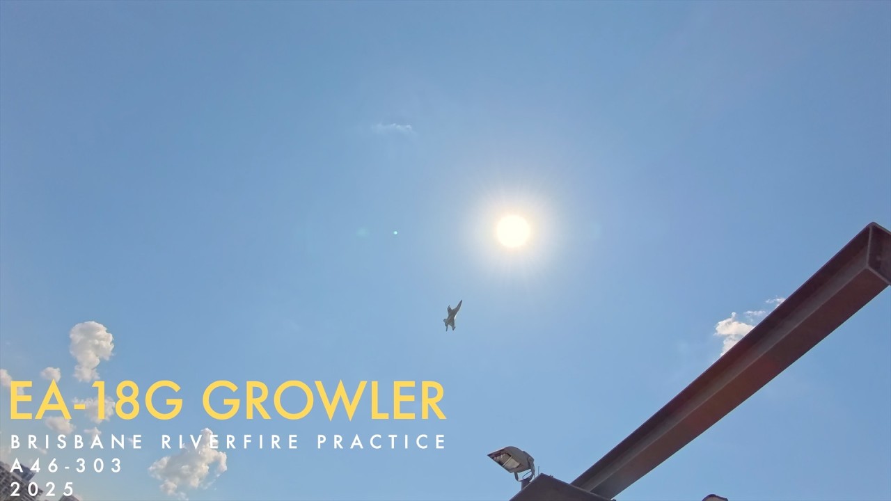 Low height RAAF EA-18G Growler Jet Display Rehearsals Riverfire ...