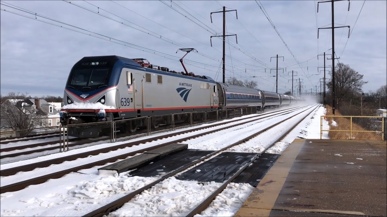 Amtrak 141 Northeast Regional Kickin' Up Snow In Bristol PA - YouTube