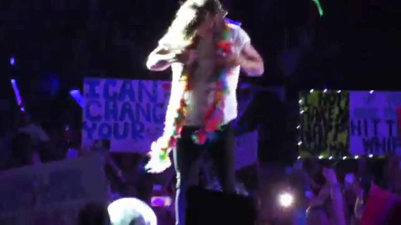 Girl Almighty - One Direction @ M&T Bank Stadium Baltimore, 08/08/15 ...