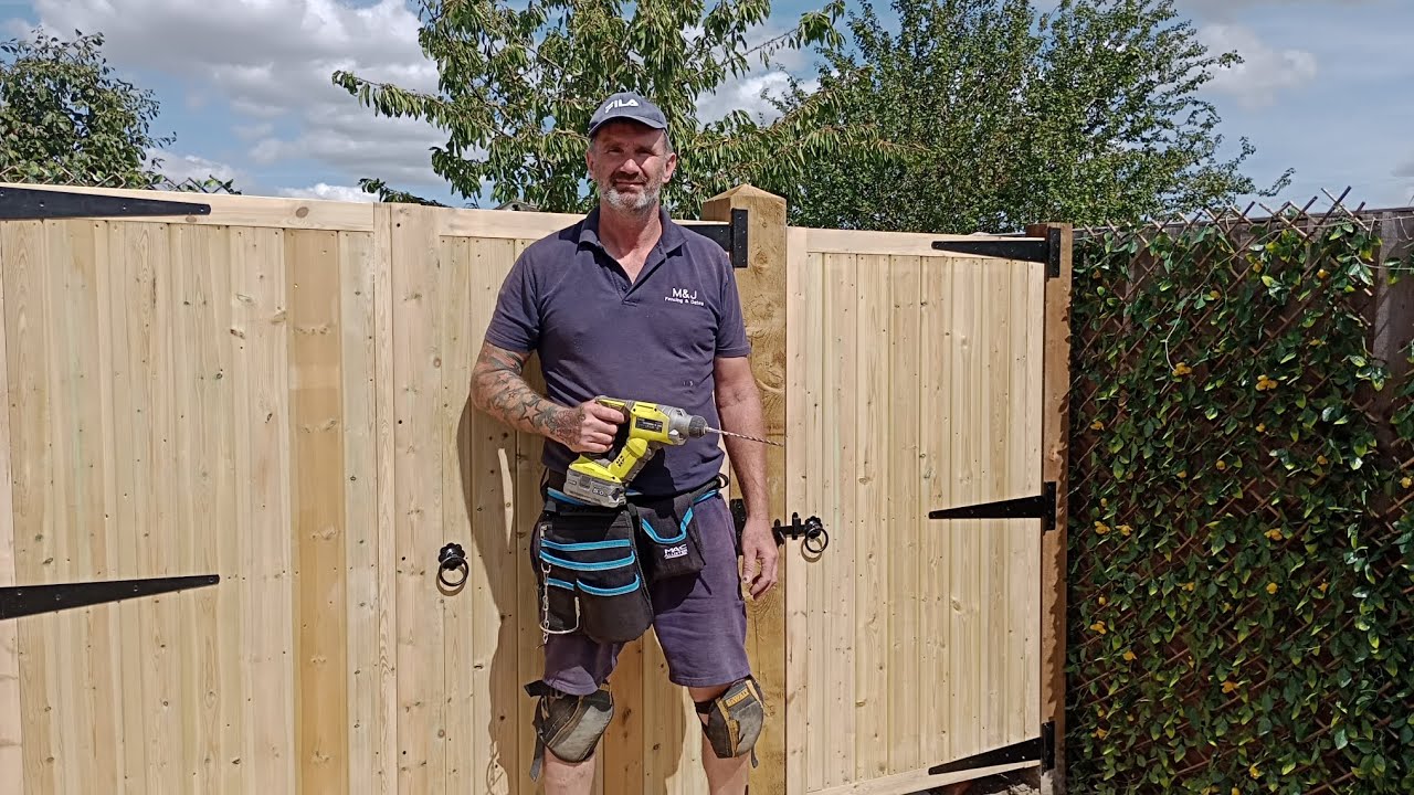 INSTALLING WOODEN GATES UK - YouTube