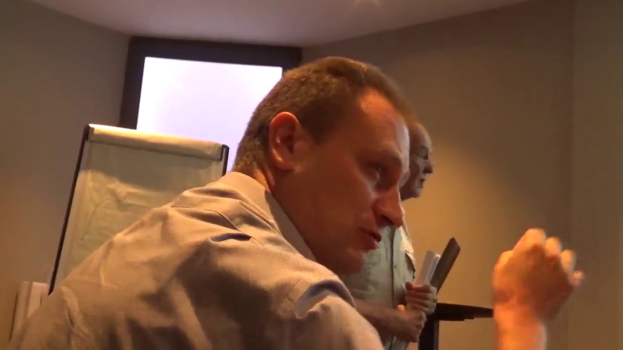 The Terrell-Penrose Effect when Photographing a Sphere - YouTube