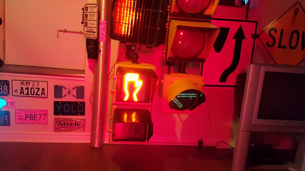 Older Traffic Light Setup in my Basement - YouTube