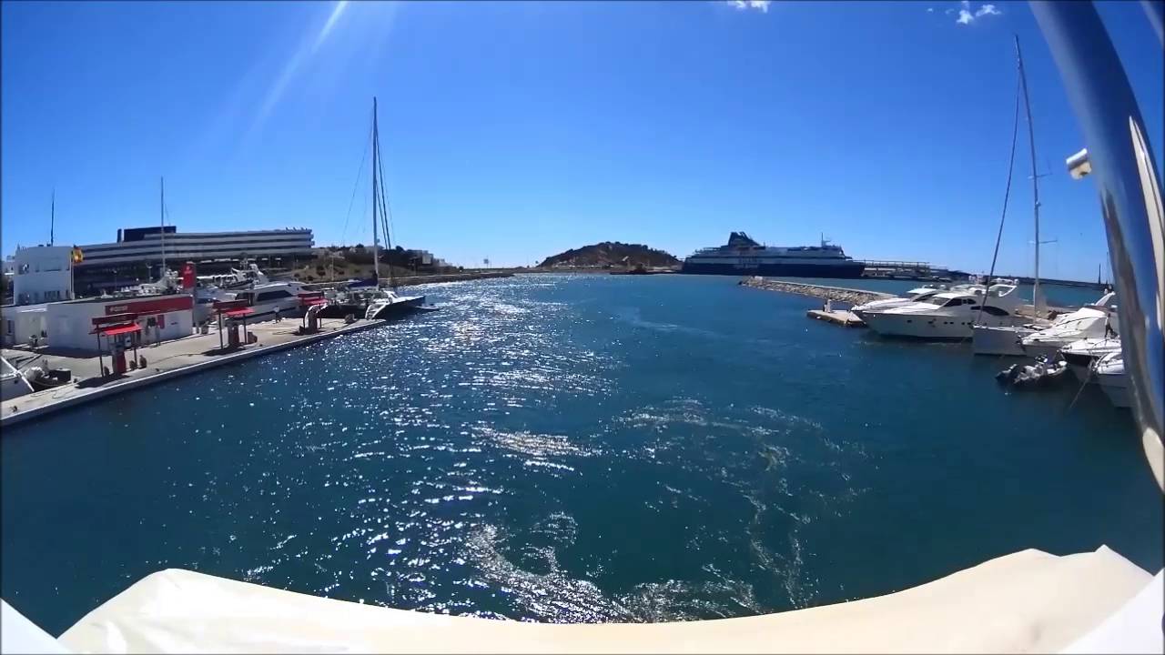 Riva Venere 75 dry dock to mooring in Ibiza - YouTube