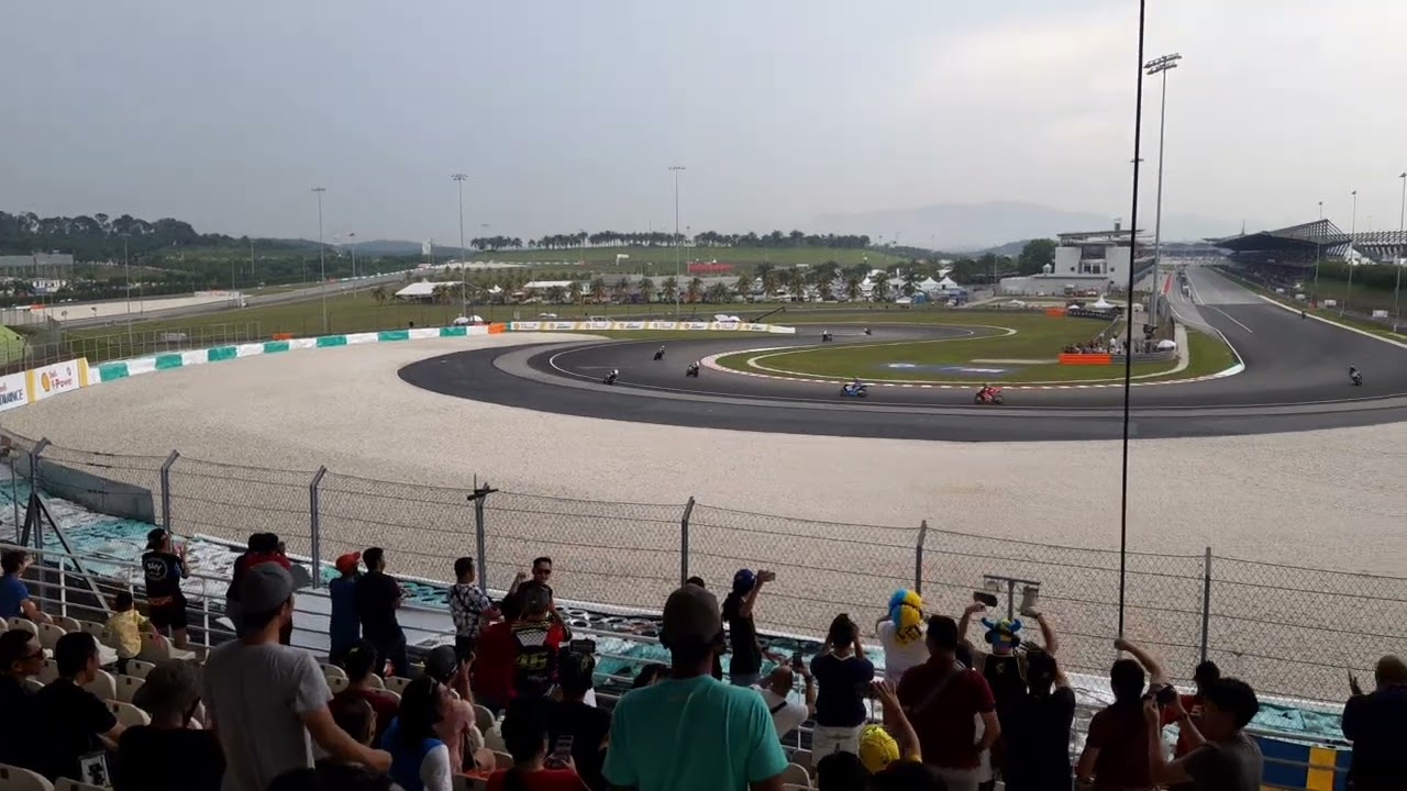 suasana tribun K1 sirkuit sepang malaysia - YouTube