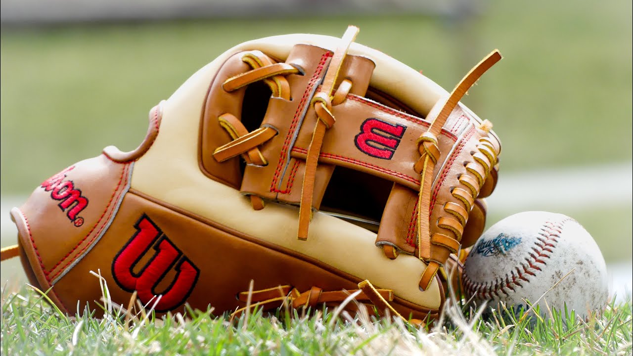 Wilson a2000 1786 catch - YouTube