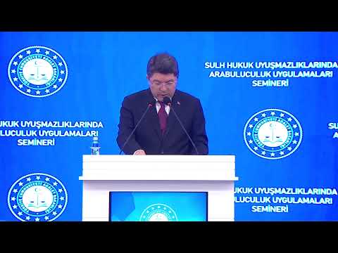 Bakan Tunç, Sulh Hukuk Uyuşmazlıklarında Arabuluculuk Uygulamaları Seminerinde konuşuyor.