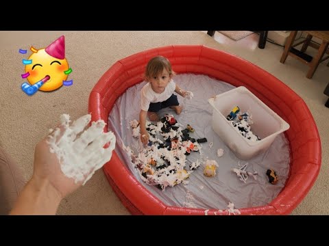 Tufan Oyuncak Arabalarına Tıraş Köpüğü Döktü Banyoda Yıkadı | fun kids video
