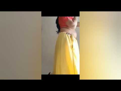 Desi Bhabhi changing clothes 🥵 desi bhabhi video💦😱