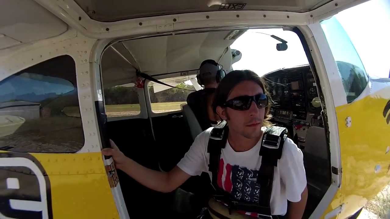 Skydiving Rainbow Beach Australia - YouTube