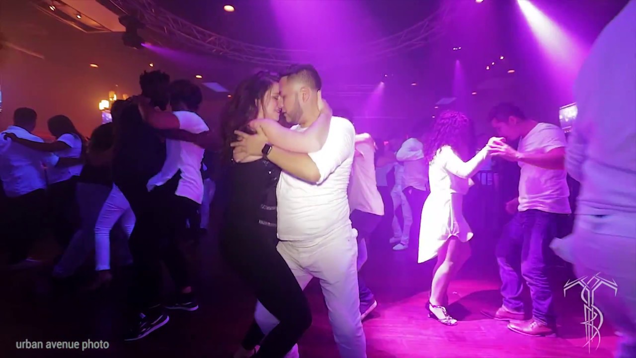 SENSUAL BACHATA SOCIAL DANCE @ THE SALSA ROOM - YouTube