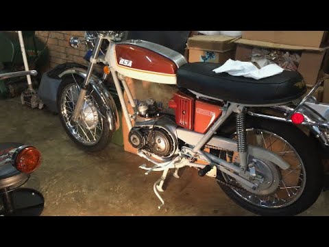 BSA A70 Lightning - Engine Part 27 - Primary and TIming Case Build ...