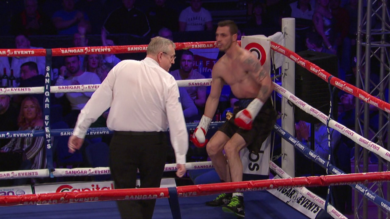 Tony Dixon v Mike Jones (Y Ffeit) - YouTube