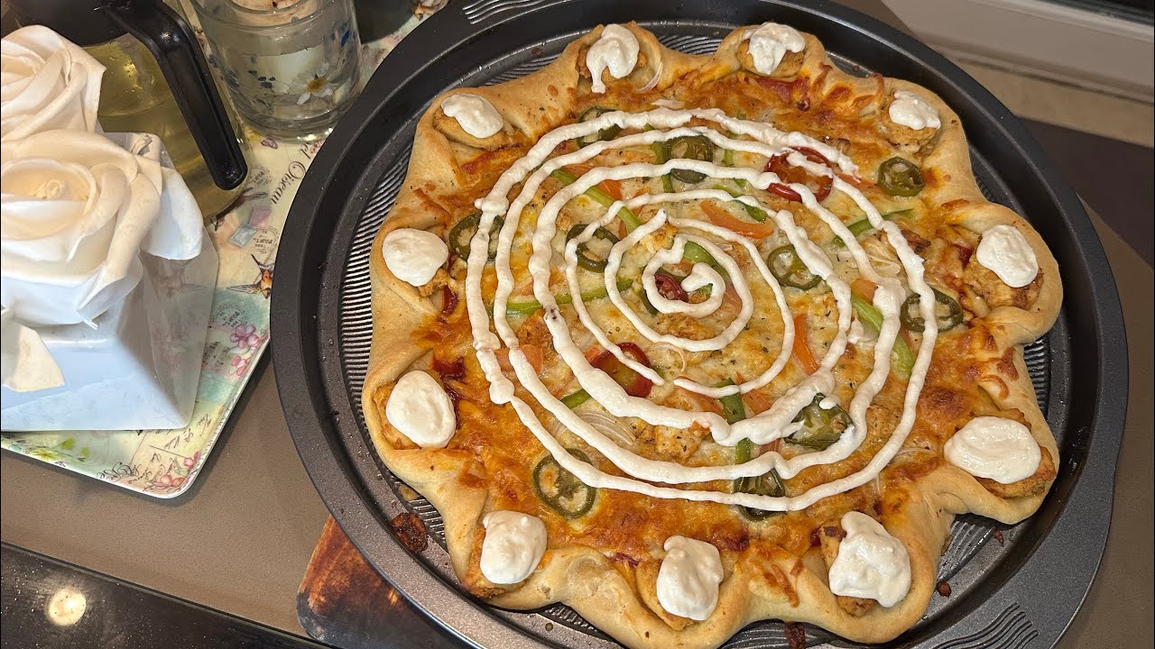 Crown Crust pizza recipe😍 - YouTube