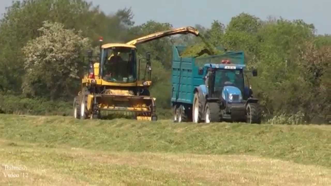 Silaging in Ireland - 2012. New Holland Chopper. - YouTube