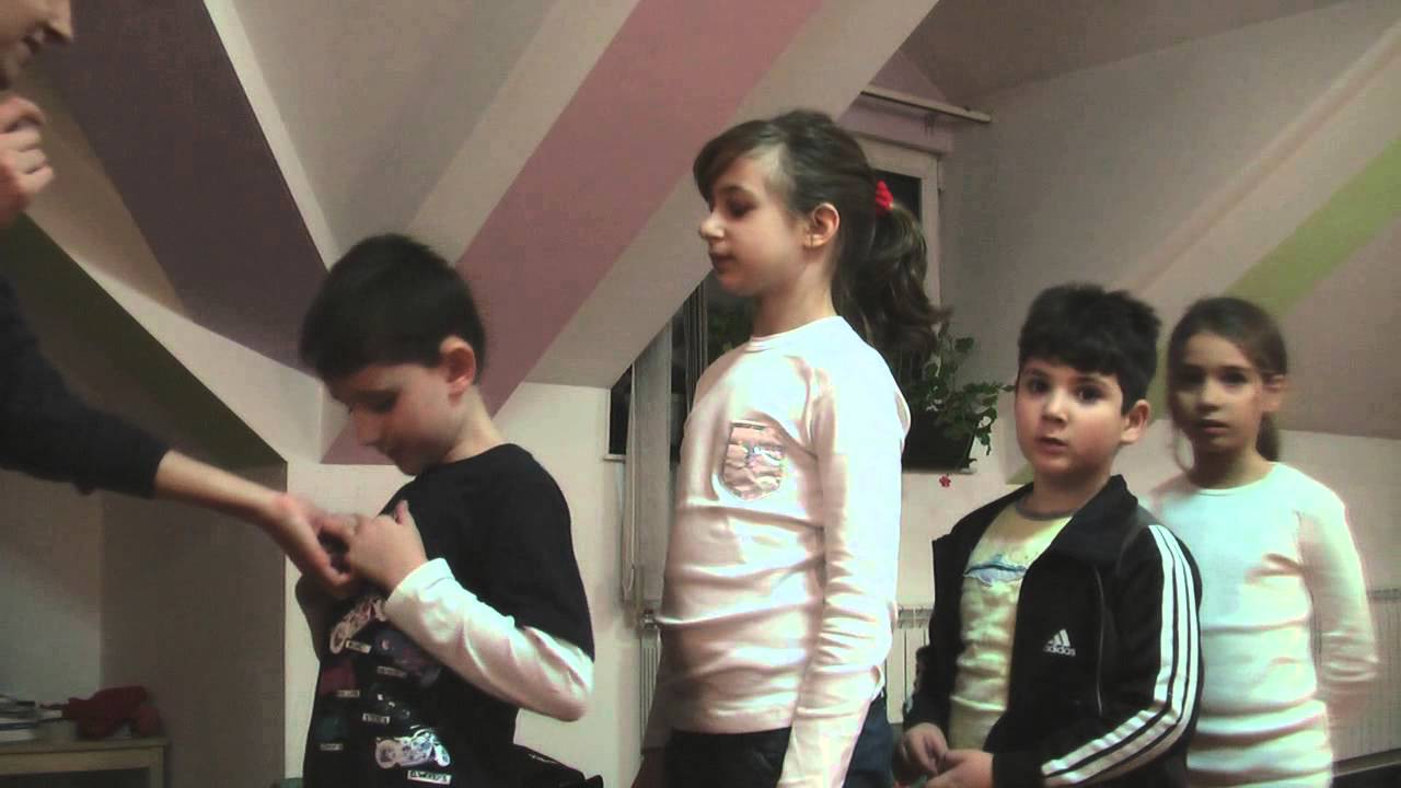 amicii afterschool engleza grupa2 decembrie 2012 6 - YouTube