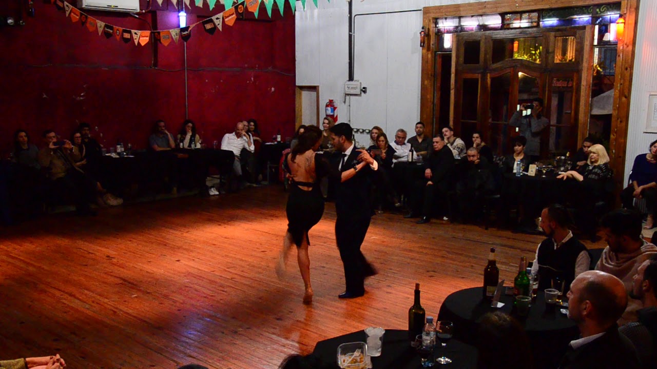 Paula Tejeda y Lucas Carrizo . exhibición . 18/8/2019 - YouTube