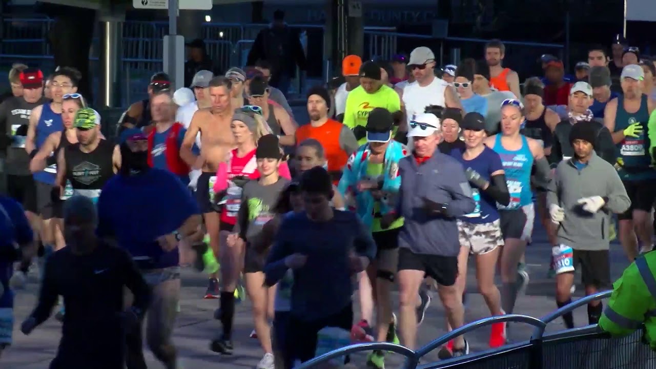 Watch thousands take off from the starting line at the Chevron Houston ...