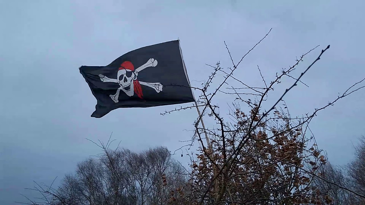 High winds blowing flags ! - YouTube