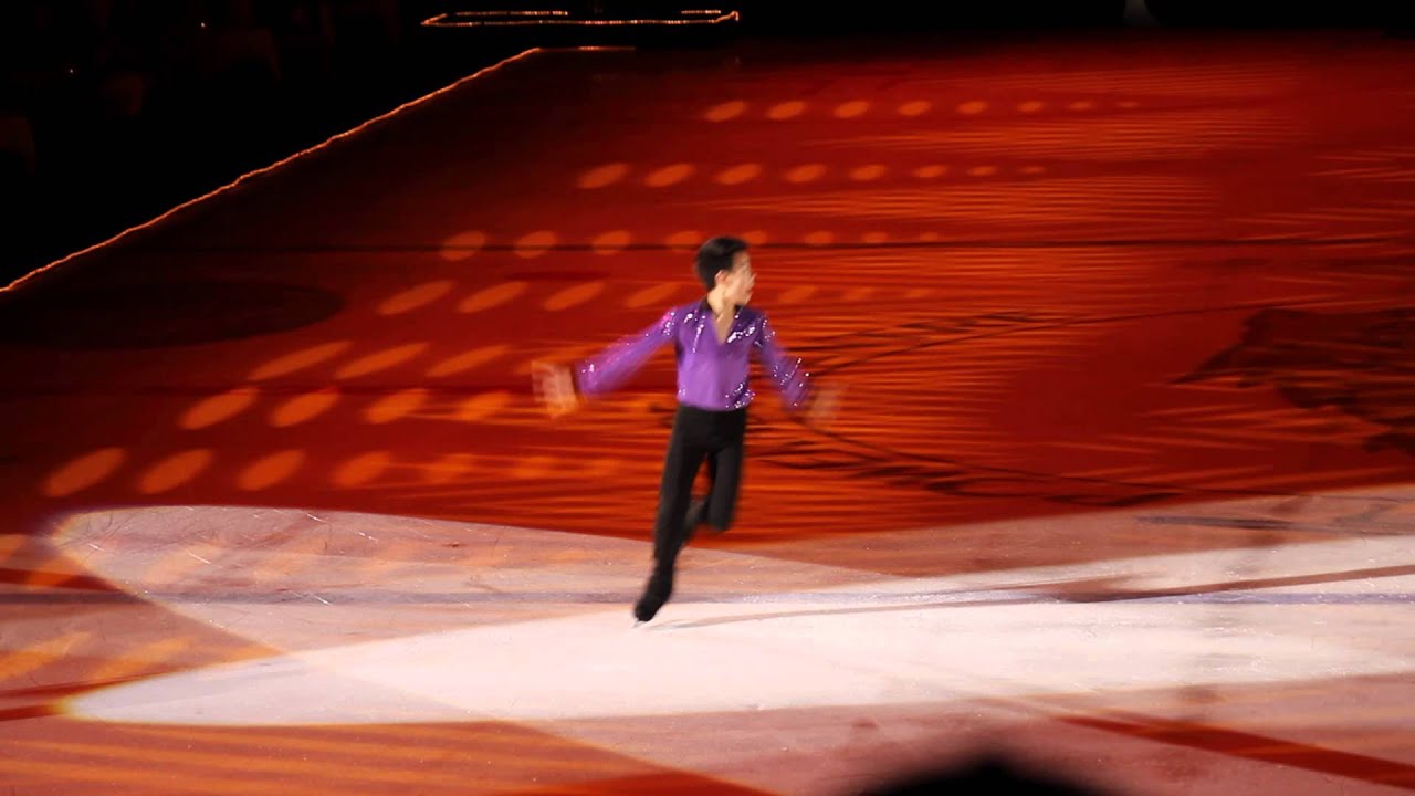 Nam Nguyen- Margaret Garrison Ice Show! - YouTube