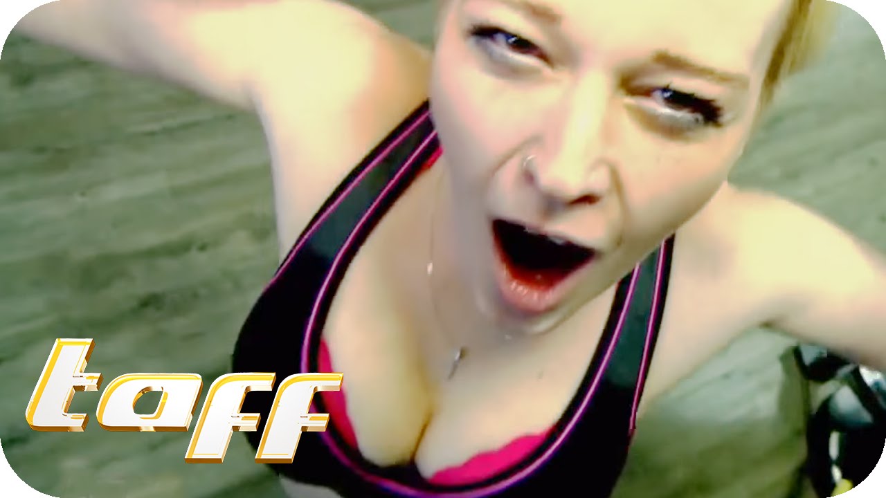 Im heißen Outfit zum Wettstöhnen | taff | ProSieben - YouTube