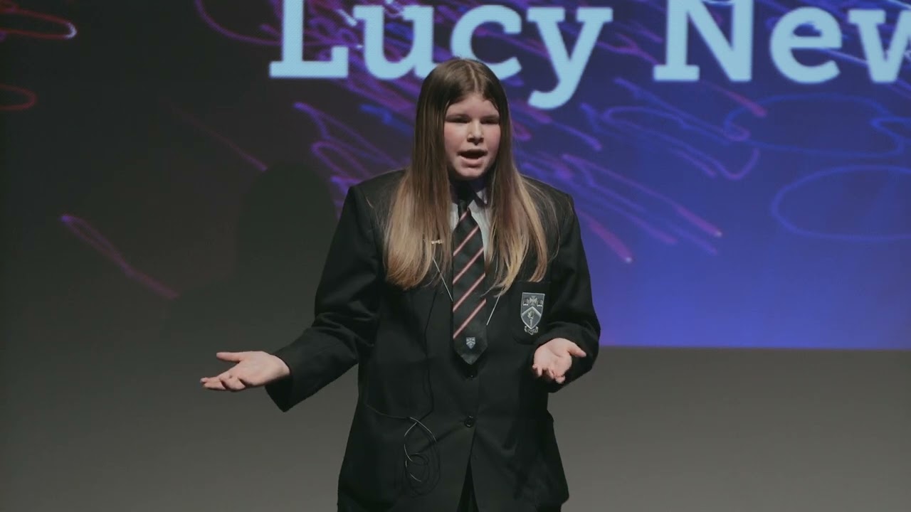 FameLab Academy 2022 Finalist: Lucy Newcombe - Theory of the multiverse ...