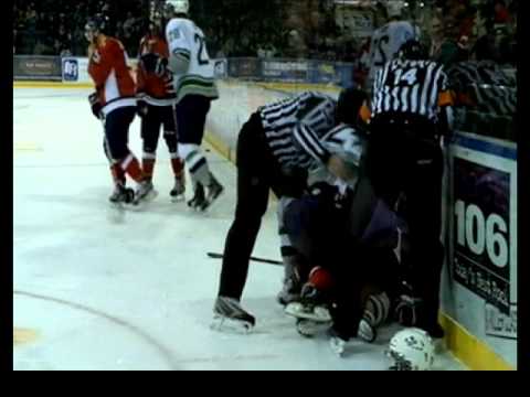 Cason Machacek vs Craig Leverton Nov 9, 2011 - YouTube