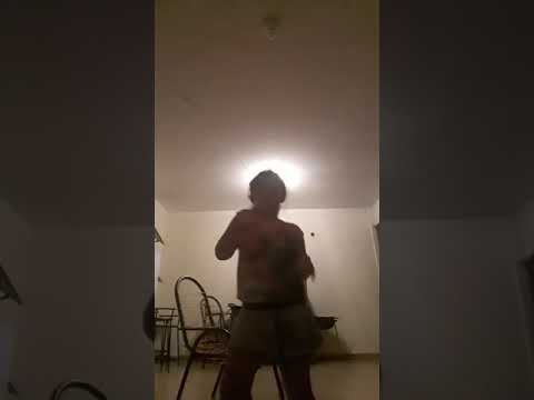 a menina dançando  mc wm