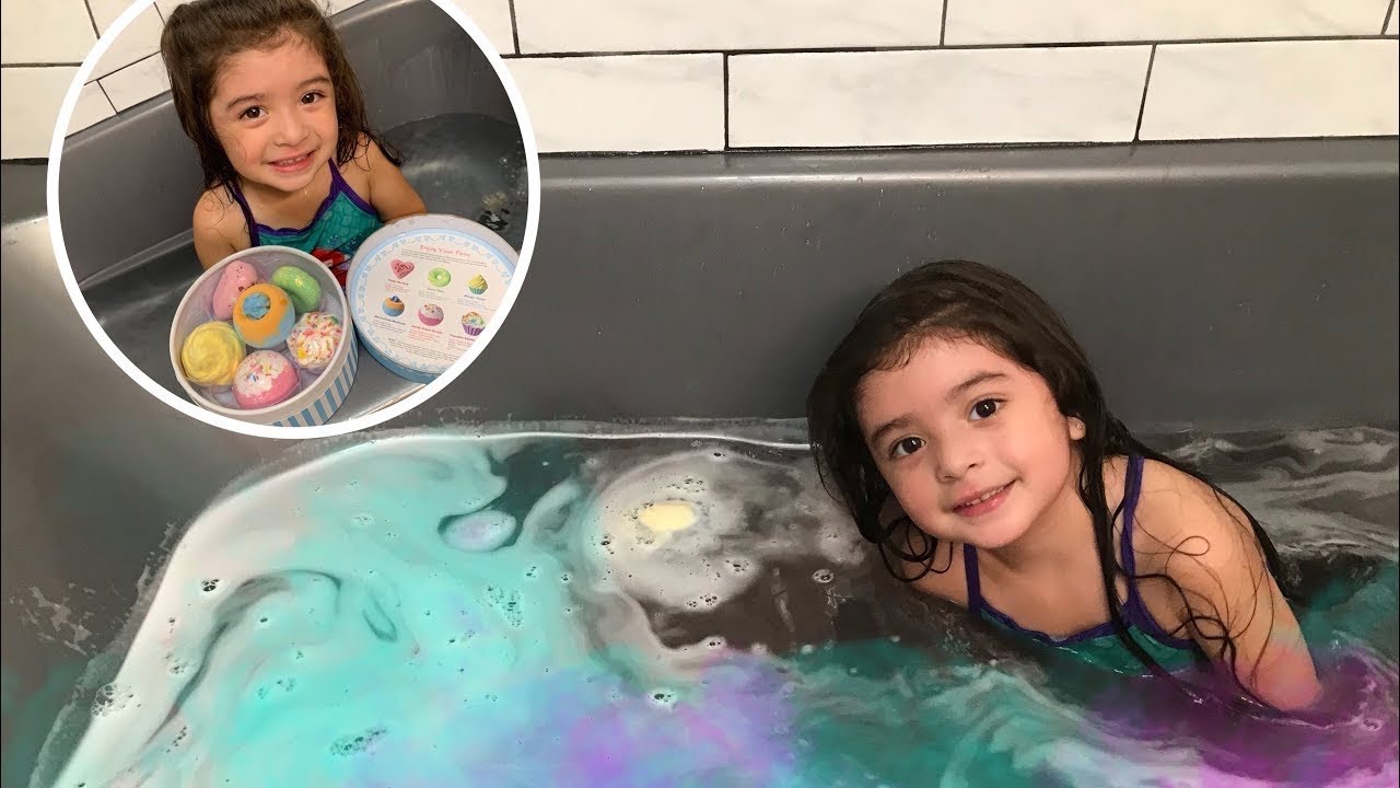 Crazy Bath Bomb Challenge!! - YouTube