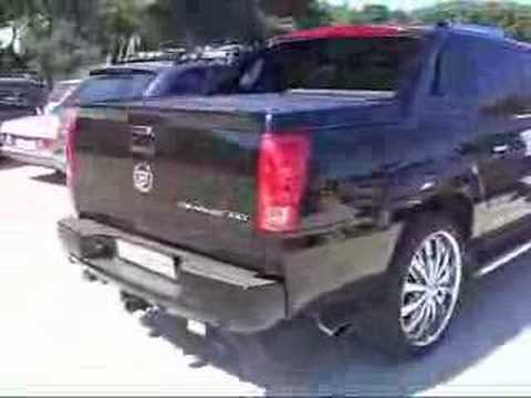 Cadillac Escalade 24" spinning rims - YouTube
