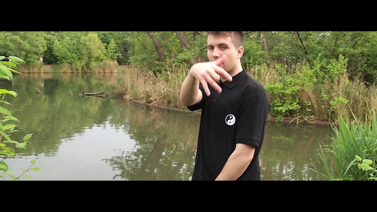 DAREWIN - LIPS // PROD DOLIN // OFFICIAL BOUNCE VIDEO - YouTube
