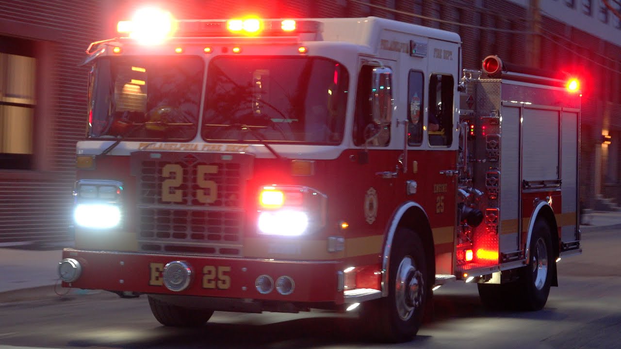 Philadelphia Fire Department Engine 25 Responding - YouTube