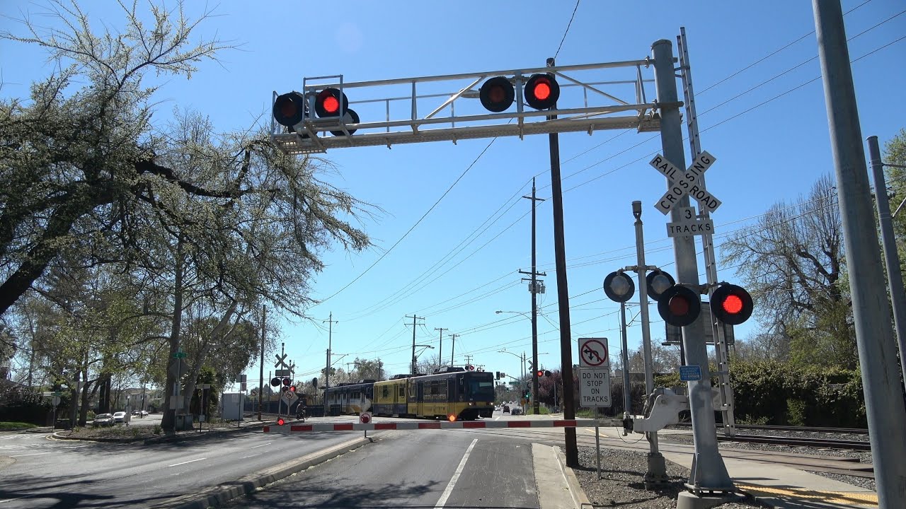 Sacramento Light Rail - 21st St & Freeport Blvd. Railroad Crossing ...