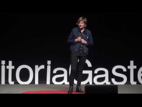 Gaur fikzioa irakurtzera gonbidatzen zaitut | Karmele Jaio | TEDxVitoriaGasteiz