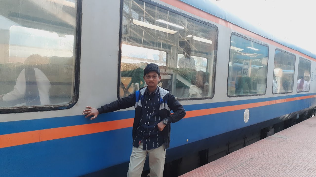 vizag to araku glass train journey/ kirandool express vistadome coach ...