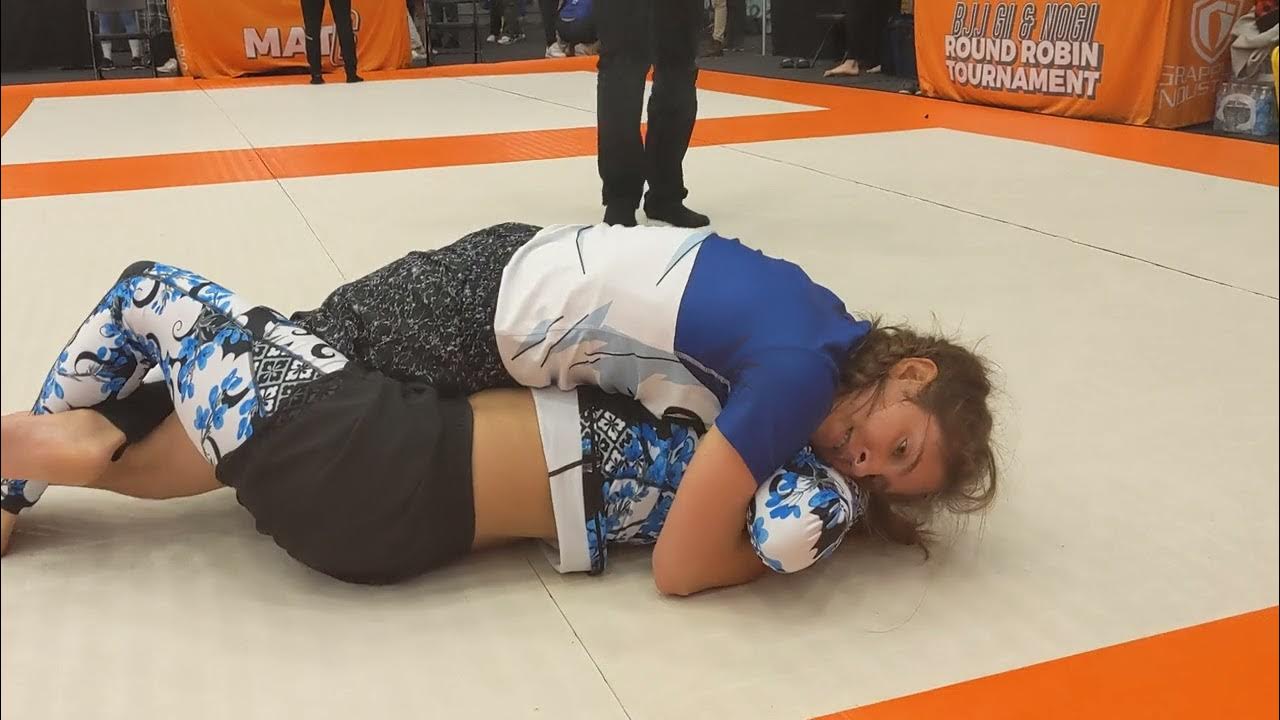 Amanda Venables Blue Belt NoGi Match 4 Grappling Industries 12/10/22 - YouTube