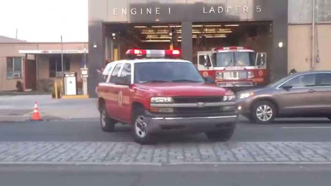 PFD Ladder 5 & Battalion 1 Responding - YouTube