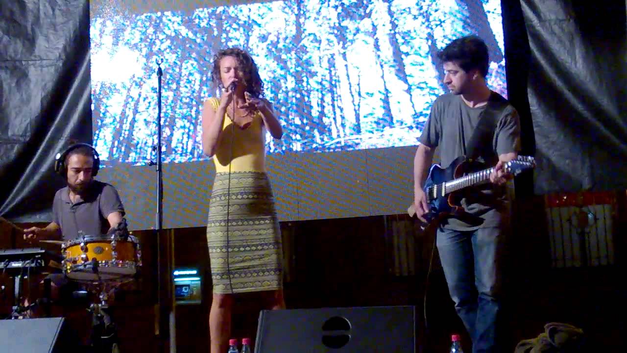 SARAH LINHARES - FICA NA CIDADE (FUNCHAL) - YouTube