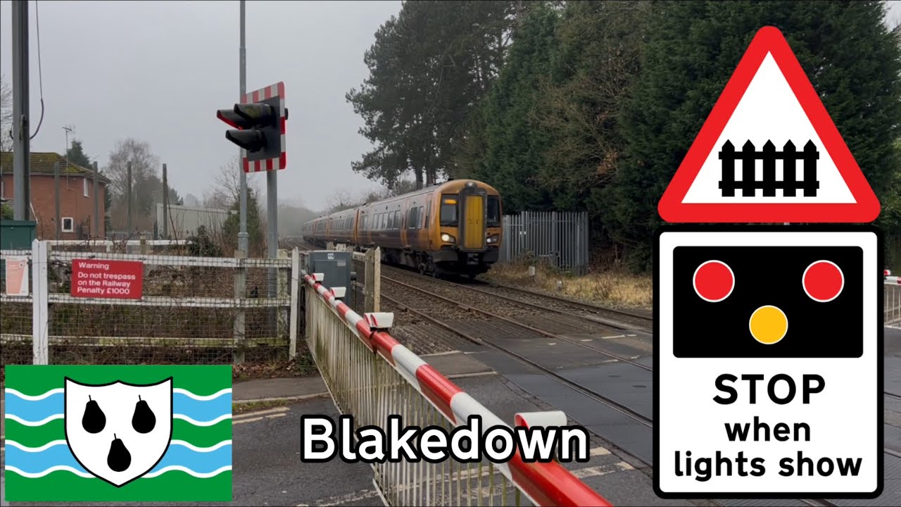 Blakedown Station Level Crossing (Worcestershire) 21/01/2025 - YouTube