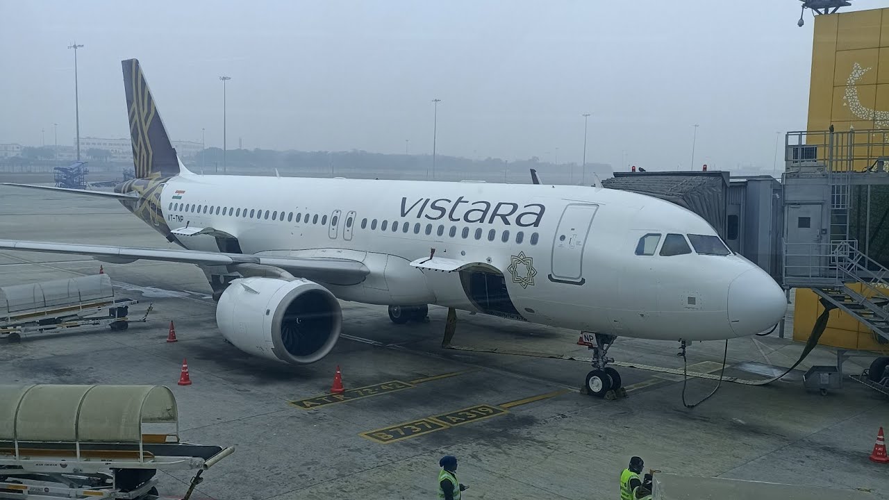 Inside & outside view of Aeroplane | Flight | Vistara - YouTube