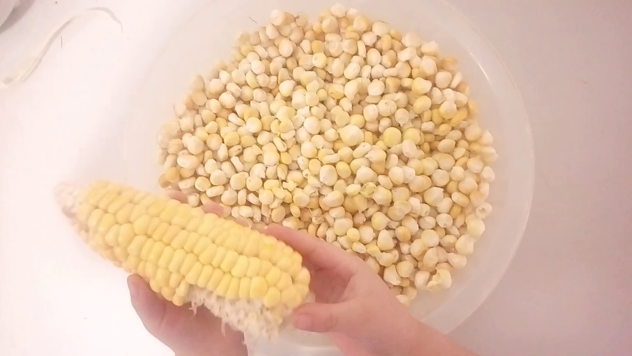 Como desgranar una Mazorca o elote - YouTube
