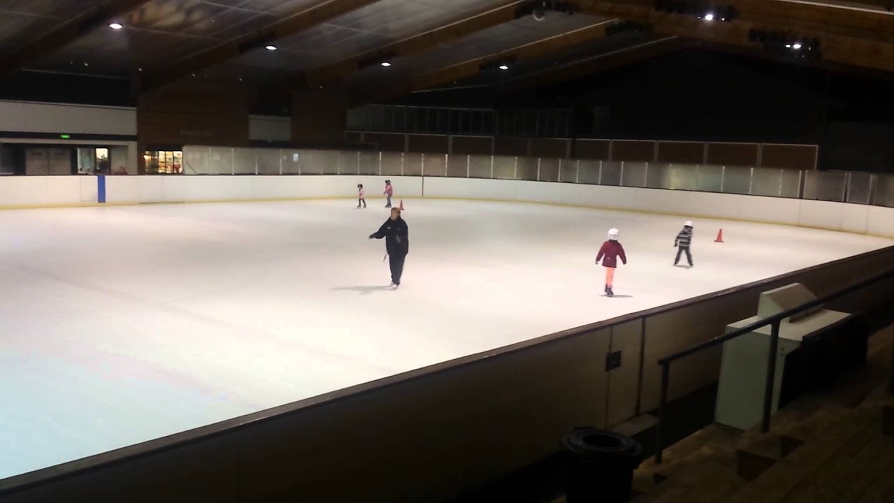 Isabel ice skating - YouTube