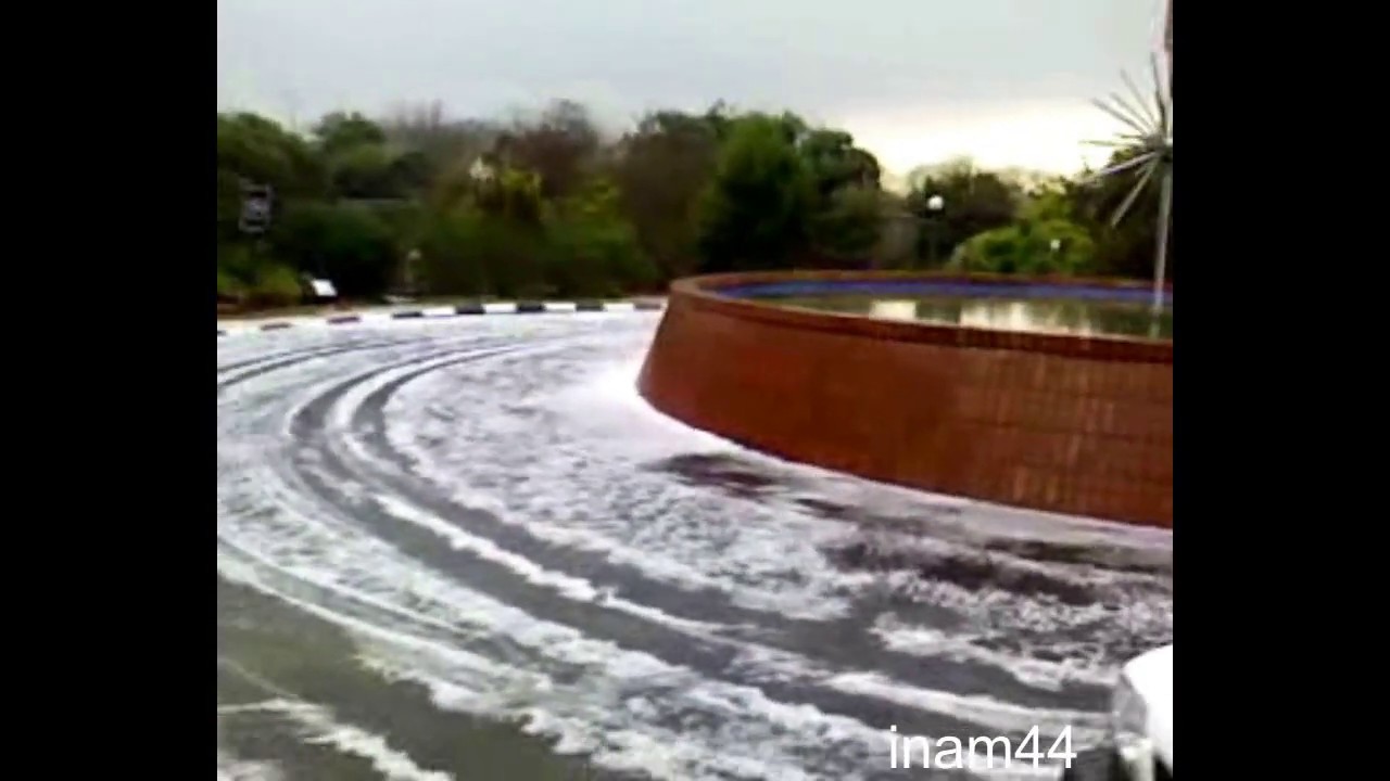 Baraf Bari Islamabad || Snowfall Video 2006 || inam44 - YouTube