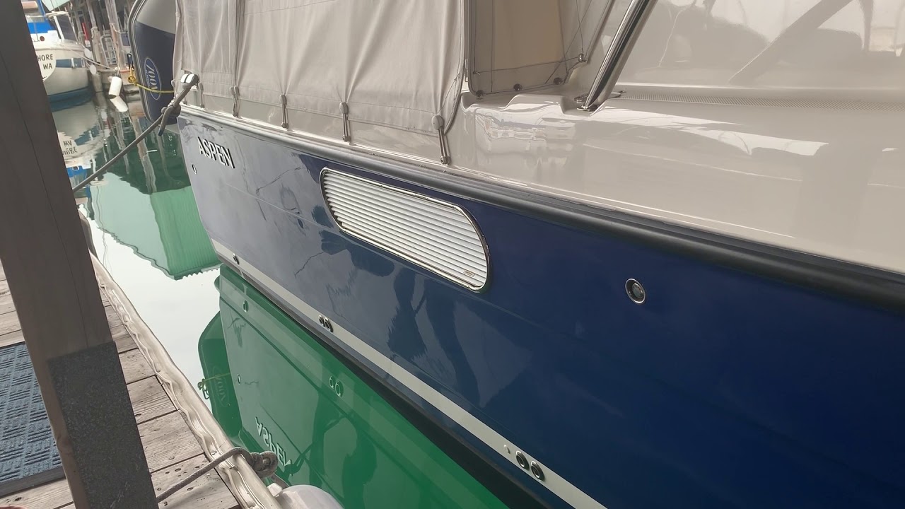 Aspen Boat Blue Hull Maintenance wax polishing - YouTube