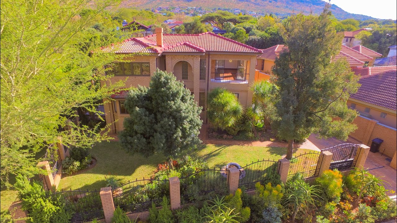 Featherbrooke Estate R3 995 000 - YouTube
