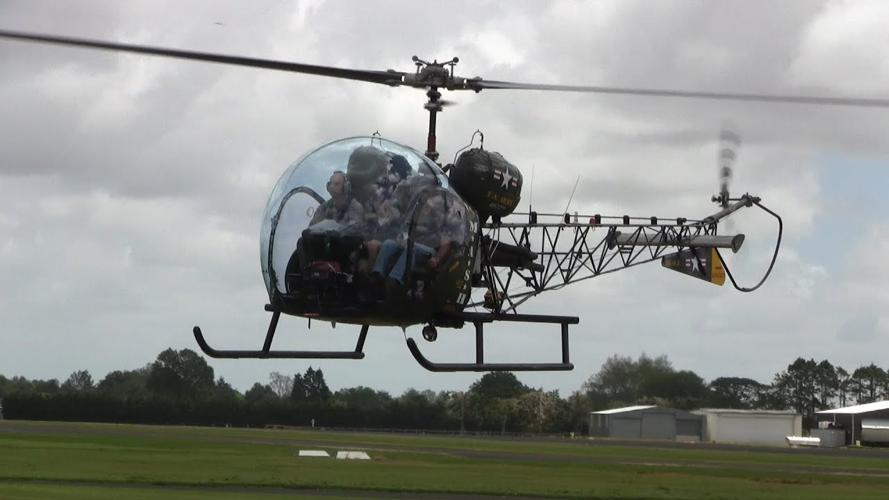 Bell 47G (US Army M*A*S*H) Landing Ardmore Airport - YouTube